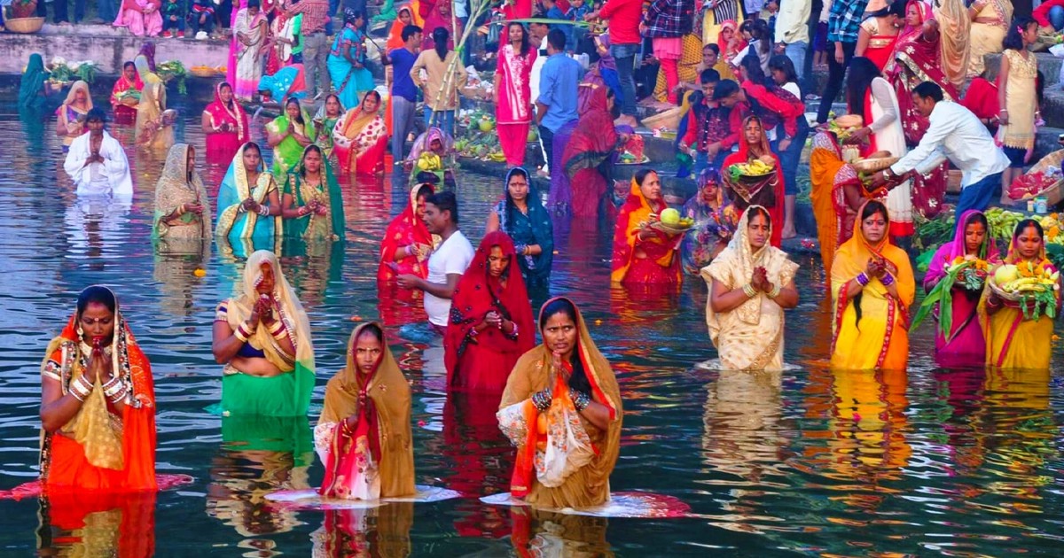 Chhath Puja in Varanasi – Sacred Sun Worship Ritual | VBK